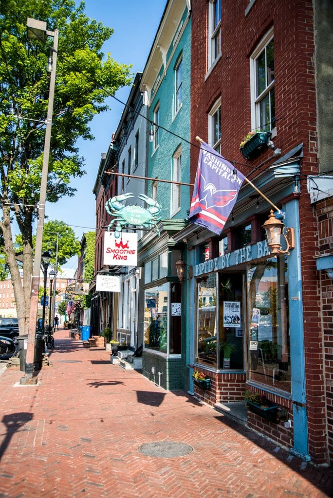 Beautiful Houses and Sights to See in Fell's Point, Baltimore